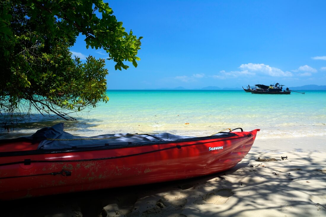 Na mořském kajaku podél pobřeží provincie Ranong | HedvabnaStezka.cz