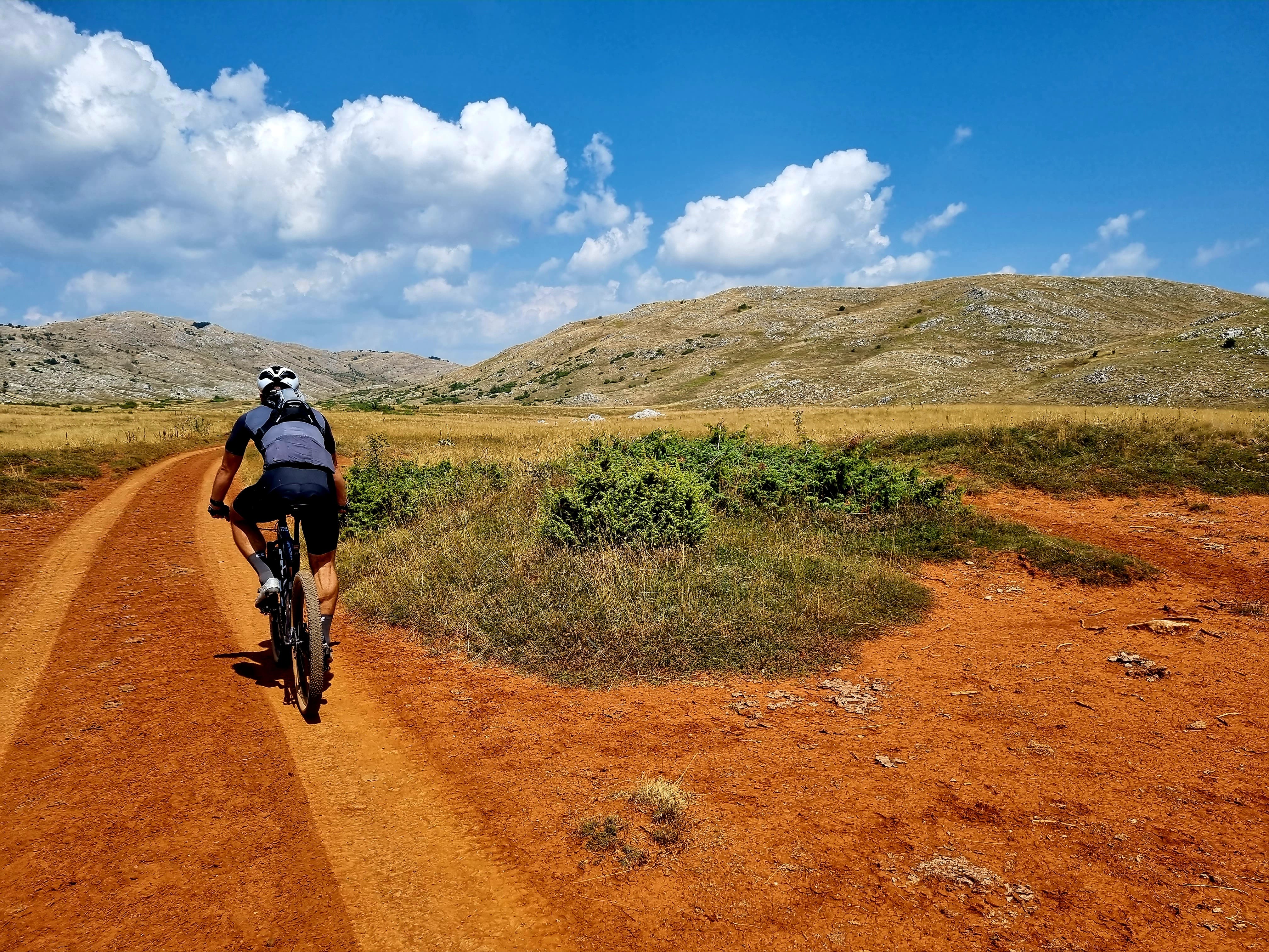 Po oslích stezkách liduprázdnými balkánskými horami | HedvabnaStezka.cz